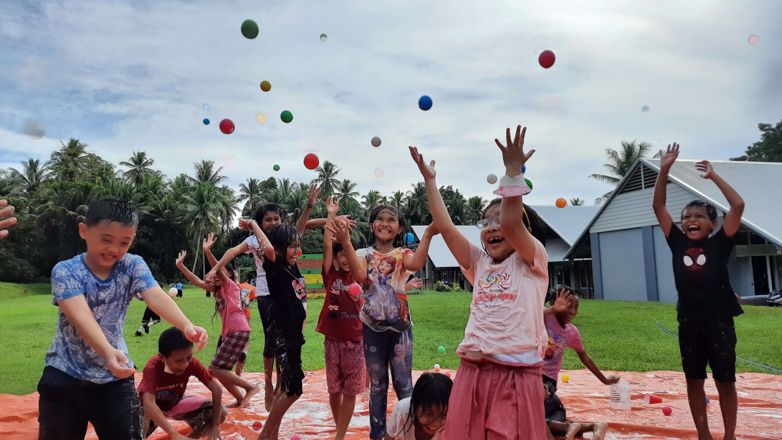 Bahagia Itu Sederhana - Sekolah Hohidiai